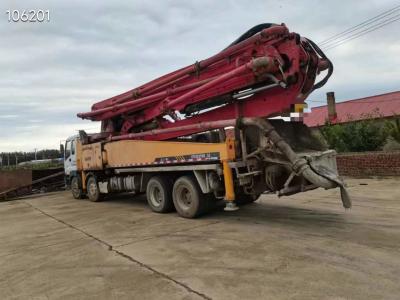 China Hoogwaardige gebruikte betonpomptruck 52m in China Werf voor bouw Te koop