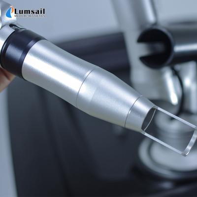 Cina i punti scuri della pigmentazione di 1064nm 532nm 755nnm Pico Laser Machine Acne Scars tatuano la rimozione in vendita