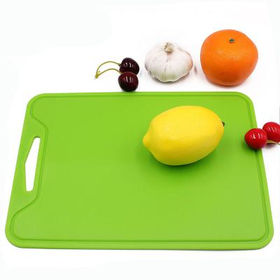 Cina utensili da cucina in silicone a prova d' olio multifunzione, tavola da taglio in silicone portatile in vendita