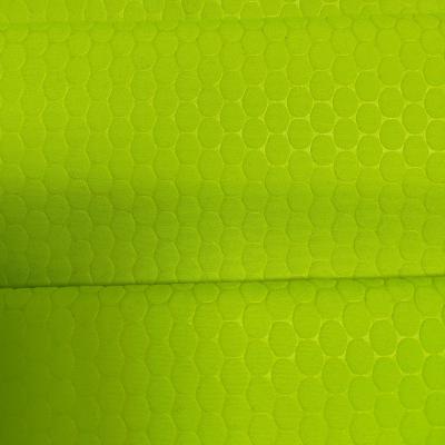 Cina 113gm Pelle di pesco di twill spazzolato velluto colore fluorescente in 3D pantaloni da spiaggia in rilievo tessuto in vendita