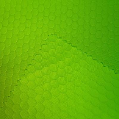 Cina 113gm Pelle di pesco di twill spazzolato velluto colore fluorescente in 3D pantaloni da spiaggia in rilievo tessuto in vendita