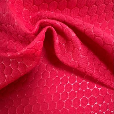 Cina 113gsm75D * 150D impermeabile spazzolato Twill Peach Skin Velvet Pantaloni da spiaggia rossi Tessuto in vendita