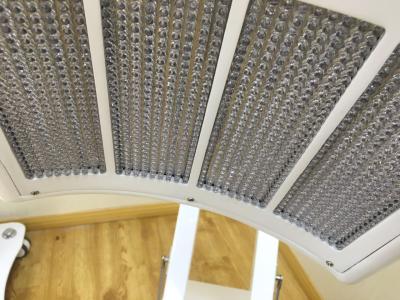 Cina Il dispositivo infrarosso professionale TGA di cura di pelle di terapia della luce di 7 colori LED ha approvato in vendita