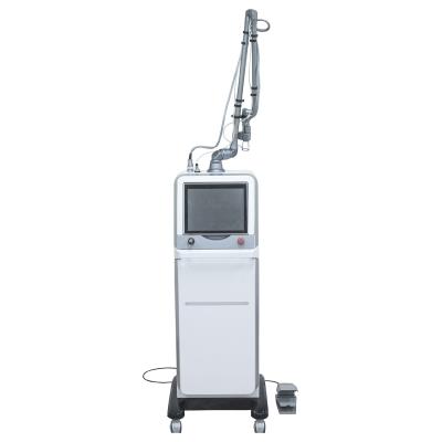 Cina Macchina frazionaria multifunzionale di rimozione della cicatrice del laser di CO2 per il rafforzamento della pelle del corpo intero in vendita