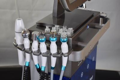 Cina 9 in 1 spruzzo facciale professionale dell'ossigeno di Dermabrasion dell'acqua dell'attrezzatura in vendita