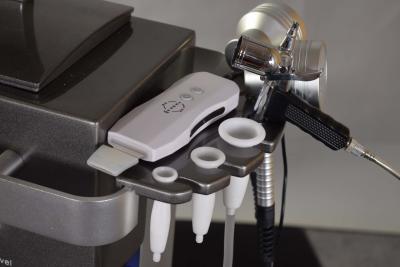 Cina 9 in 1 spruzzo facciale professionale dell'ossigeno di Dermabrasion dell'acqua dell'attrezzatura in vendita