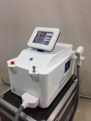 Cina Macchina portatile di depilazione del laser a diodi 808nm permanente per il salone di bellezza in vendita