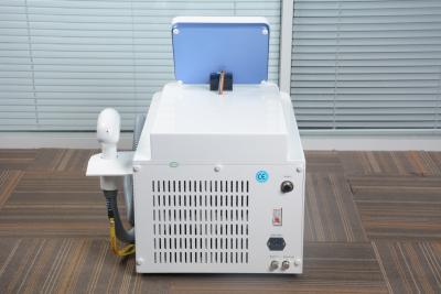 Cina Macchina portatile di depilazione del laser a diodi 808nm permanente per il salone di bellezza in vendita