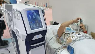 China 10 Griff-Hochfrequenz-Körper-umreißendes Maschine CER zu verkaufen