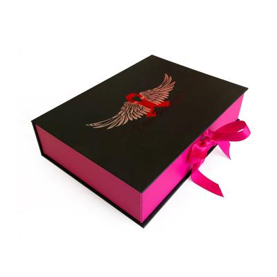 Cina La chiusura rosa del nastro di forma del libro compone la scatola d'imballaggio di spedizione della spazzola di trucco dei contenitori di regalo del cartone con la bolla di plastica Tra in vendita