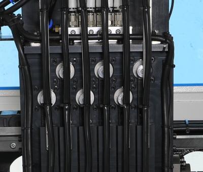 Cina AC220V Power Supply Precision Pick and Place Machine con 6 teste di montaggio in vendita