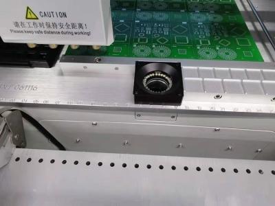 Cina Scelta di SMT di 4 alimentatori delle teste 60 e macchina da tavolino del posto con il camara in vendita