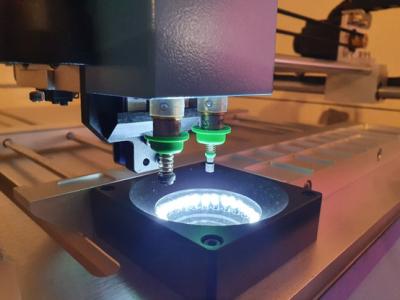 China O tamanho pequeno SMT escolhe e coloca a máquina com elevada precisão CHM-T36VA à venda