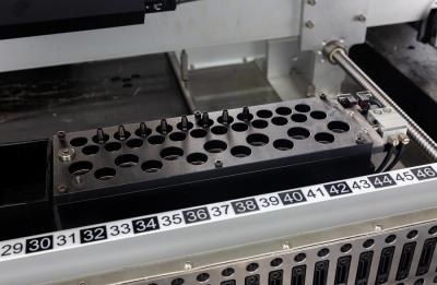Cina Macchina verticale Chm-863 43000CPH ad alta velocità di SMT Mounter di visione di 100 alimentatori in vendita