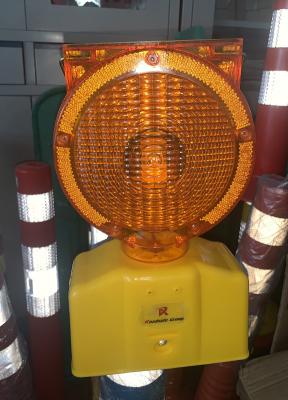 China Road Safety Solar Powered Traffic Light 670g Emergency Vehicle Warning Lights for sale