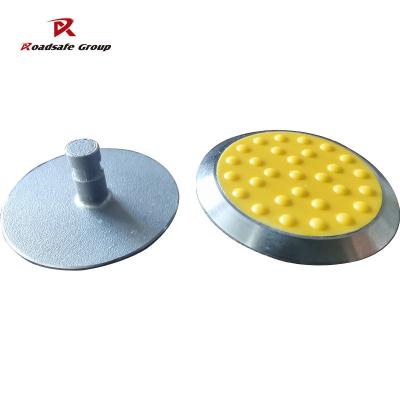 China SS304 SS316 Road Stud Indicatore tattile Studs PP Superficie Acciaio inossidabile Studs tattili Anti slittamento for sale