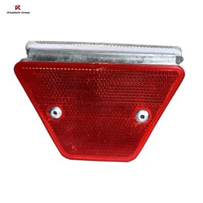 China High-Visibility Galvanize Guardrail Delineator Red & White Reflective Road Reflector for sale