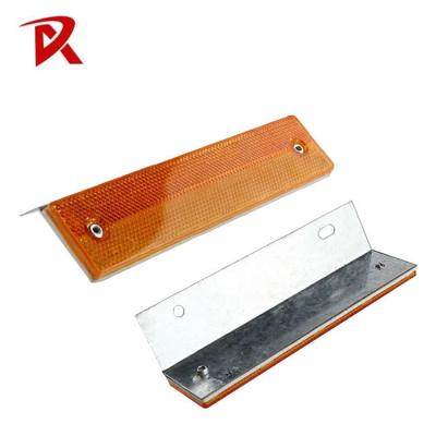 Chine PMMA Traffic Rectangle Garde rail Reflecteur Latéral Unique 180 X 40 mm à vendre