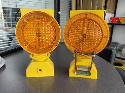 China Luces de barricada de advertencia de tráfico con energía solar para la seguridad vial en venta
