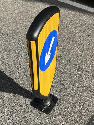 Cina Avvertenza sulla sicurezza stradale segnale di traffico riflettente delineatore di bordo separatore di corsia in vendita