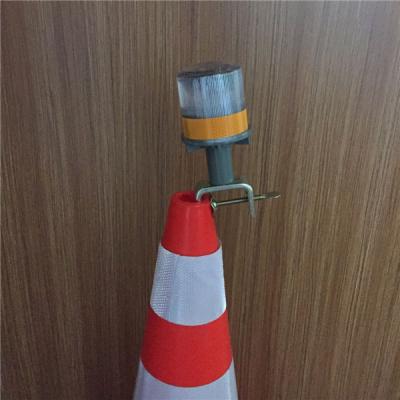 Cina Luce di segnalazione di sicurezza a coni solari in vendita
