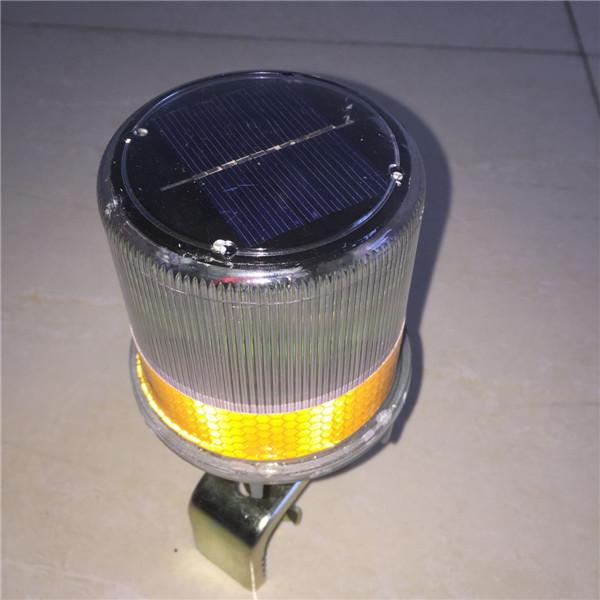 Luce di segnalazione di sicurezza a coni solari