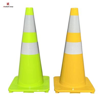 Китай Зеленые/Желтые дорожные конусы из ПВХ с высокой отражающей способностью, белая пленка, 70 см, пластиковые дорожные конусы безопасности продается