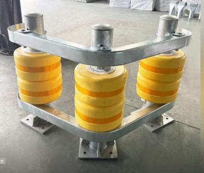 China Galvanized Steel Anti-Corrosion EVA PE Road Roller Barrier Safety Highway Barrier for sale