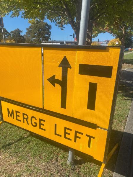 Quality Australian Standard Class 1 Traffic Sign PVC Controller Corflute Multi Message for sale