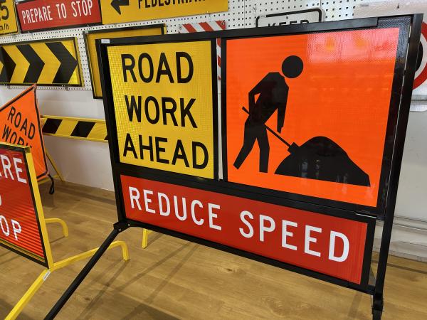 Quality Australian Standard Class 1 Traffic Sign PVC Controller Corflute Multi Message for sale
