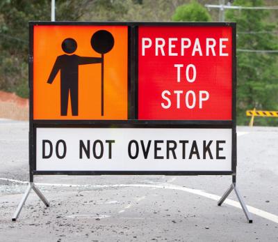 China ROADSAFE Australian Standard Multi Message Frame Construction Signage Avery T6501 Reflective Traffic Sign Board for sale