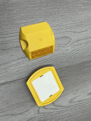 Китай Новый дорожный указатель из АБС-пластика с кошачьим глазом, высокоотражающий, для предупреждения безопасности дорожного движения продается