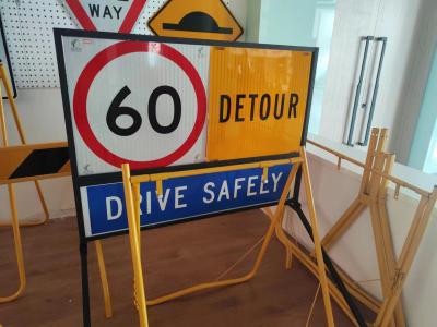 China Waterproof Aluminum Traffic Safety Warning Signs Road Australian Swing Stand Sign Quadraped Stand Frame Roadway Safety Traffic Control Signs Traffic Sign Reflective Caution Warning Sign for sale