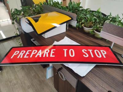 China Waterproof Aluminum Traffic Safety Warning Signs Road Australian Swing Stand Sign Quadraped Stand Frame Roadway Safety Traffic Control Signs Traffic Sign Reflective Caution Warning Sign for sale