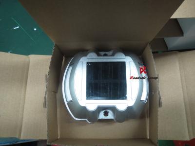 China Solar Road Stud with Aluminum Alloy Body IP68 Waterproof and High Brightness LED for Enhanced Road Safety for sale