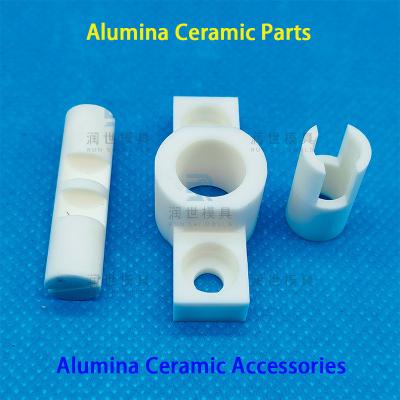 Cina Soluzioni su misura per parti in ceramica di allumina per l'industria dei semiconduttori e dell'aerospazio in vendita