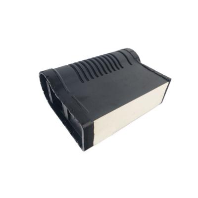 中国 エンジン部分のエア フィルターのための蜜蜂の巣のエア フィルターP635773 販売のため