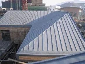 Cina Pareti laterali dell'unità di elaborazione di manutenzione 50mm del tetto del metallo della cucitura di condizione Q235 in vendita