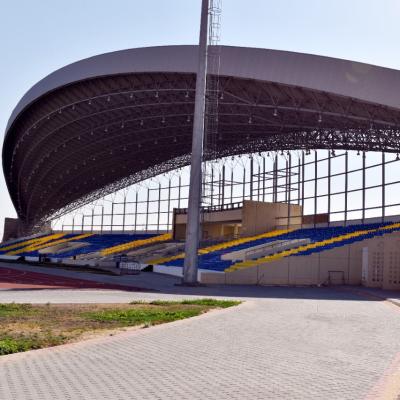 China Prefabricated Building Light Steel Space Frame Structure Q235 Outreach Roof For Stadium for sale