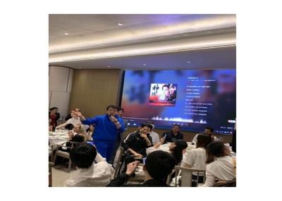 中国 ダイ カスト アルミニウム屋内スマートな LED 表示は会合のオフィスのための設置 P2.976 を固定しました 販売のため