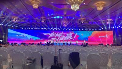 Κίνα P2.5 Εσωτερική οθόνη LED πλήρους χρώματος Μεγάλη οθόνη LED υψηλής φωτεινότητας 640x640mm HD προς πώληση