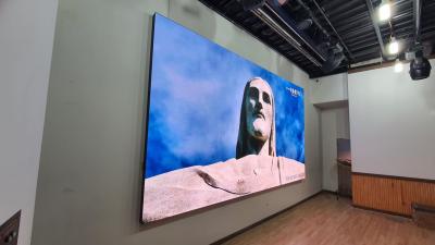 China Display de vídeo exterior LED SMD P5 / 8500 Nits Display de parede exterior LED à venda