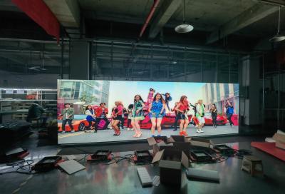 Китай Внутренний P3 полноцветный светодиодный экран 576x576мм шкаф для рекламы, 3840hz частота обновления, 1000nit яркость, может делать изогнутый продается