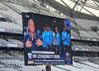 中国 屋外レンタスクリーン カーブスクリーン 防水フルカラービデオ 640*640mm 広告P5 LEDディスプレイスクリーン 販売のため