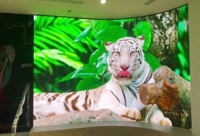 China Painel de aluguer de 640x640mm 3840Hz alta atualização Kinglight SMD em cores completas tela LED super finap2.5,3840hz taxa de atualização, cartão Novastar à venda