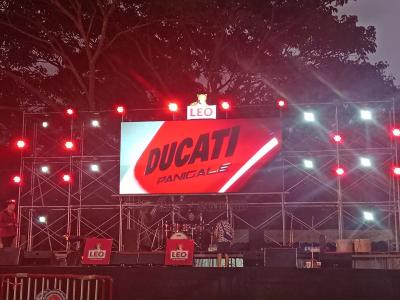 Китай SMD2121 P3 Стандартный 576x576мм литой алюминиевый шкаф для наружного полного цветного дисплея продается