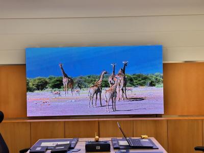 Chine Écran de location intérieur de petite hauteur ultra-claire P1.923LED, hôtel/banque/salle de conférence à vendre