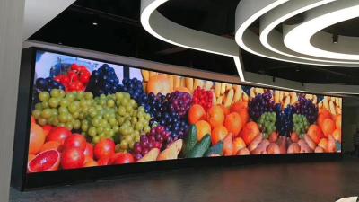 Cina Display LED a colori interni P2.5 con e Consumo per noleggio con armadio super sottile e alta frequenza di aggiornamento 3840Hz in vendita