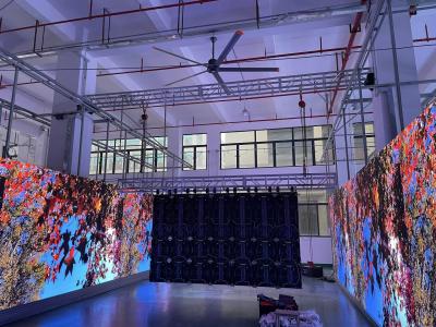 China Indoor Full Color LED Display P4 HD Curved Video Wall 62500/m2 RGB 3 in 1 24 maanden Customized Design en concurrerend Te koop