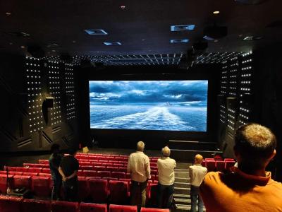 China Indoor Full Color LED Display P4 HD Curved Video Wall 62500/m2 RGB 3 in 1 24 maanden Customized Design en concurrerend Te koop